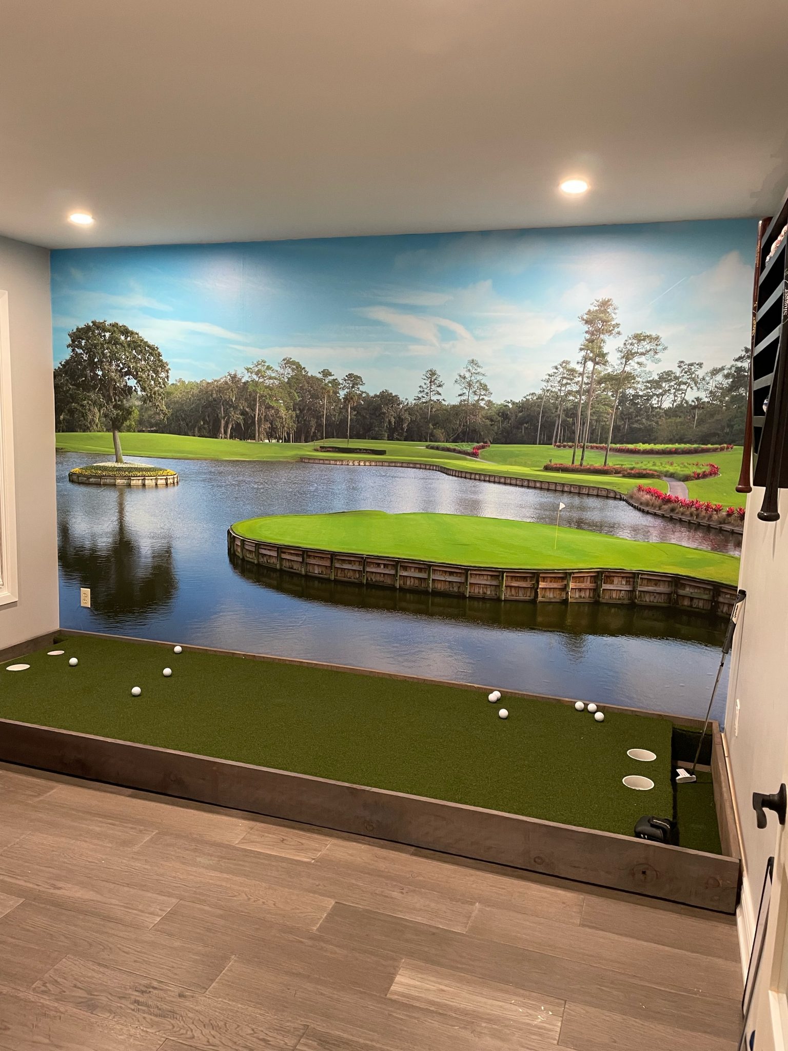 Golf Course Murals for Man Caves – Decorating with Wallpaper Wall Murals